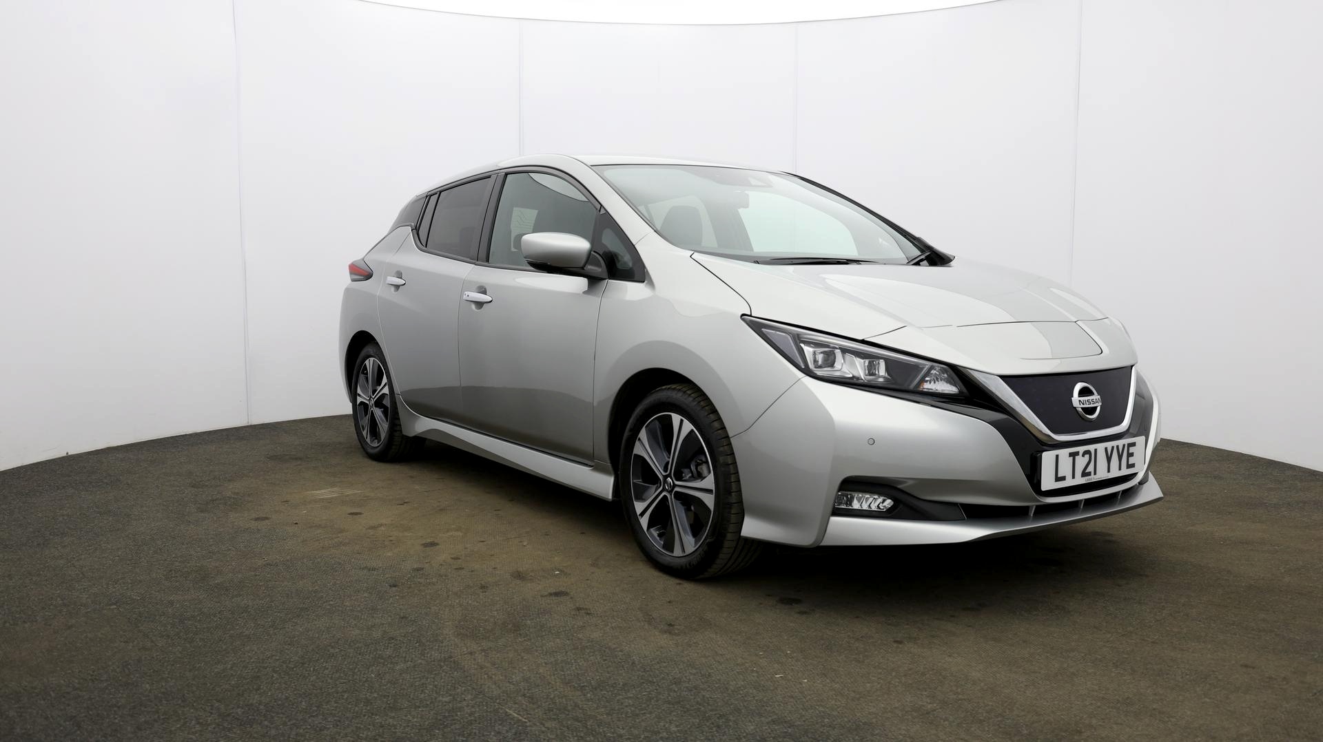 Nissan Leaf review | Auto Express