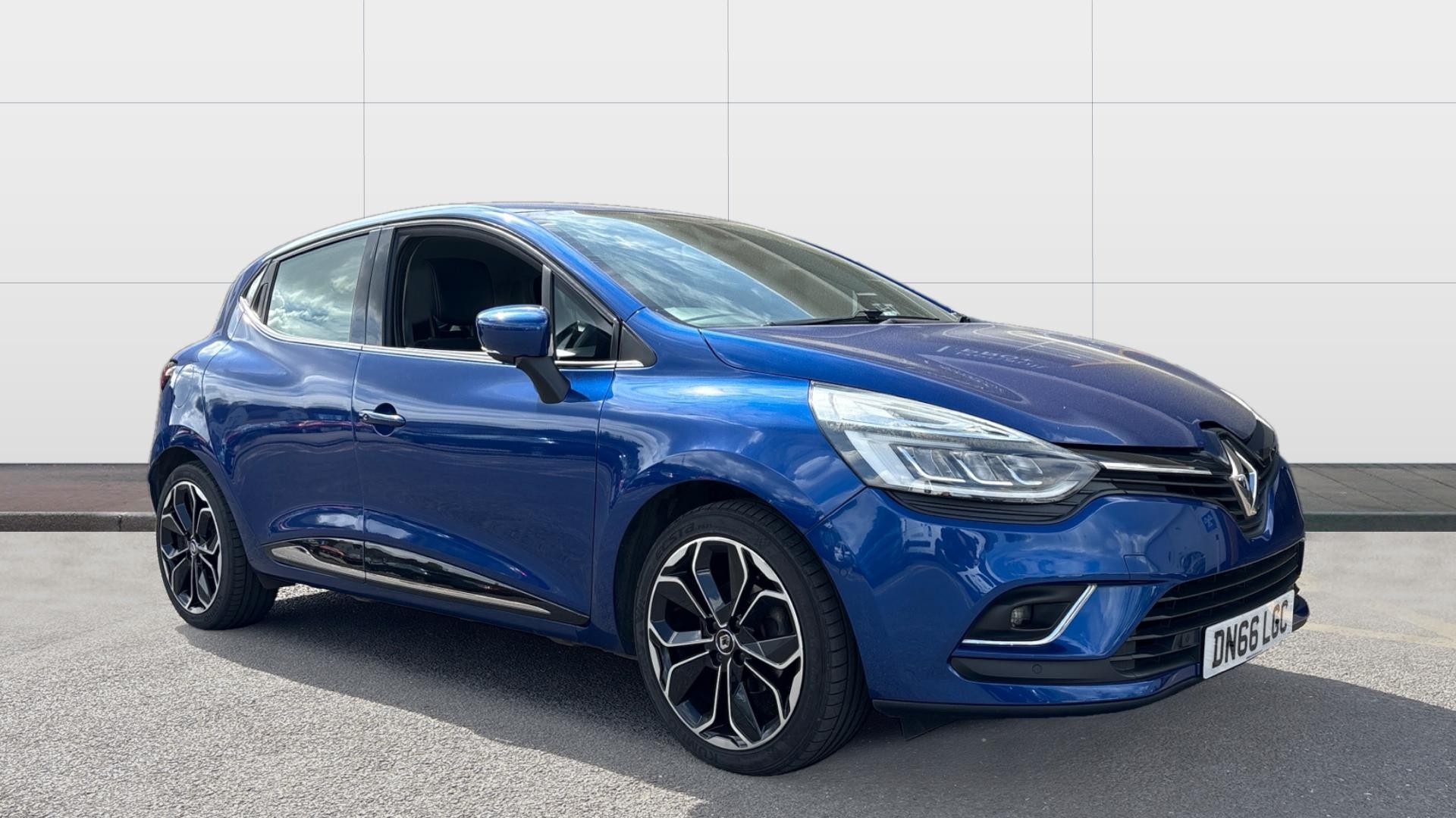 New Renault Clio 2023 facelift review: stylish French supermini gets a ...