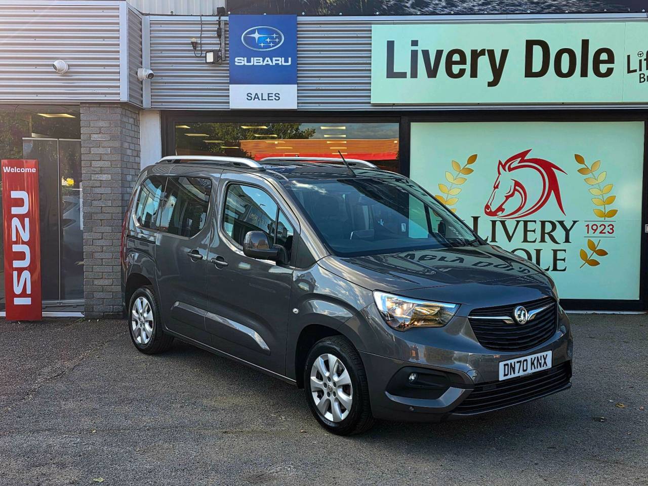 Vauxhall Combo Life review: MPV that's low on charisma, high on utility ...