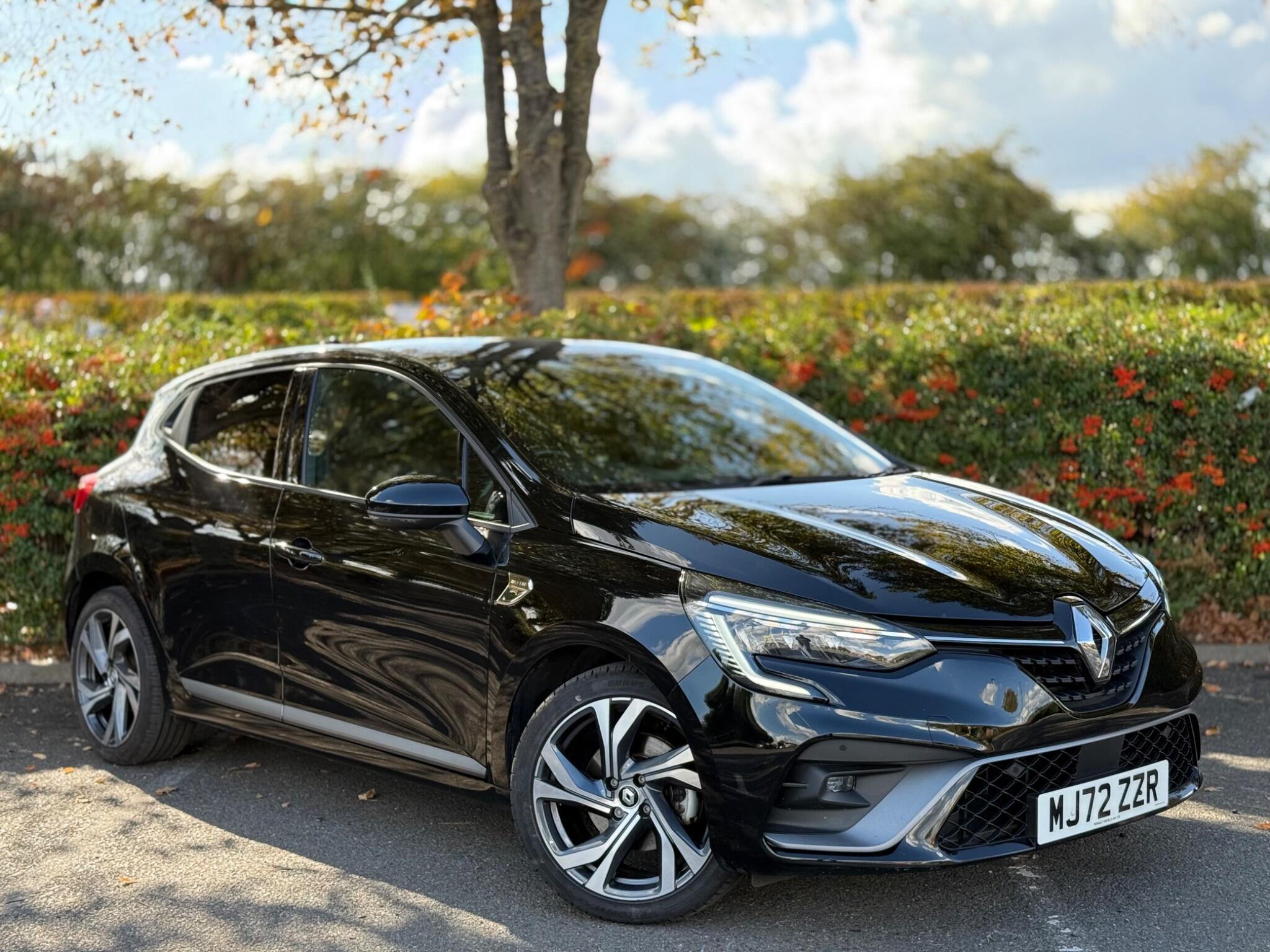 Renault Clio Dynamique MediaNav review | Auto Express