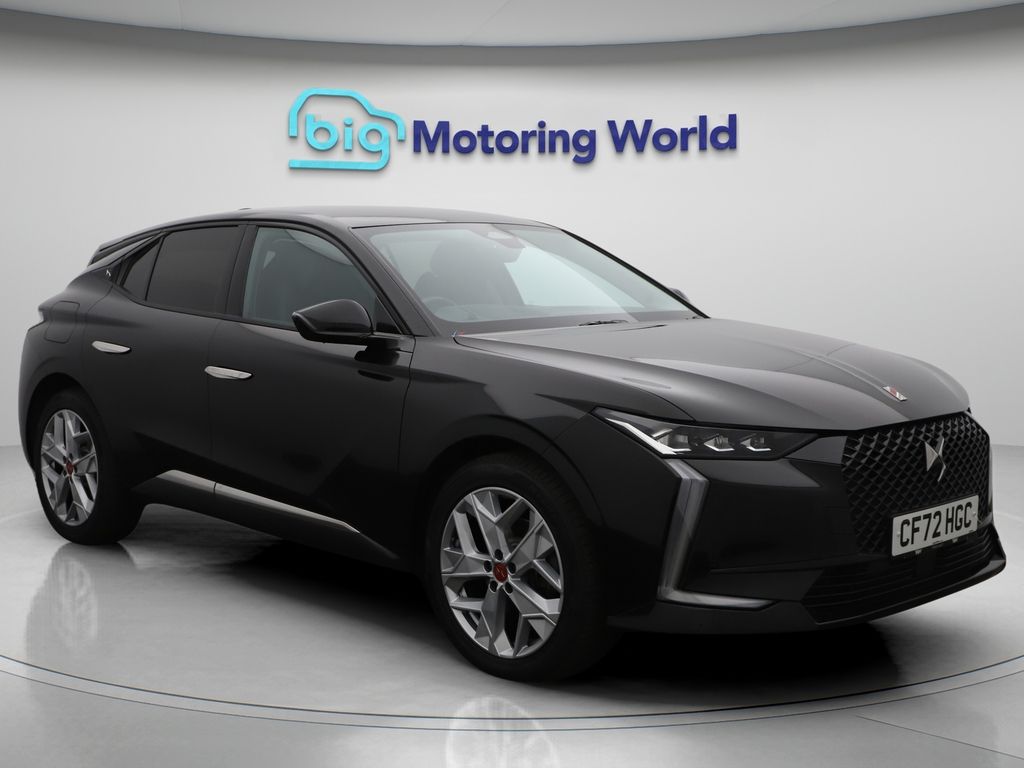 New DS No4 hatch takes aim at the VW Golf with hybrid and EV power ...